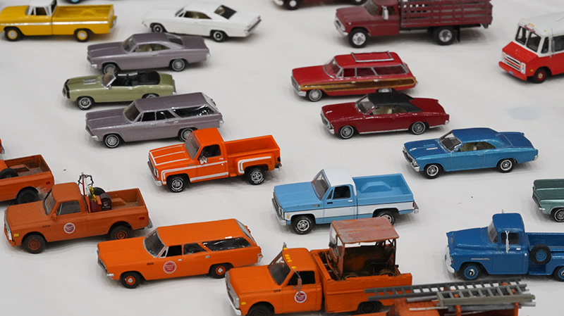 Chevrolet Autos & Pickups - By Mike Budde